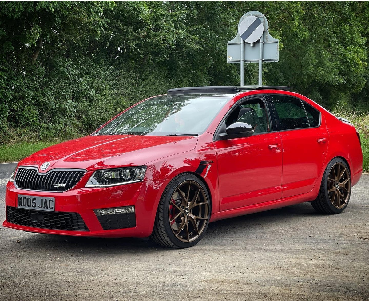Tastefully modified Skoda Octavia VRS – Delta Plates