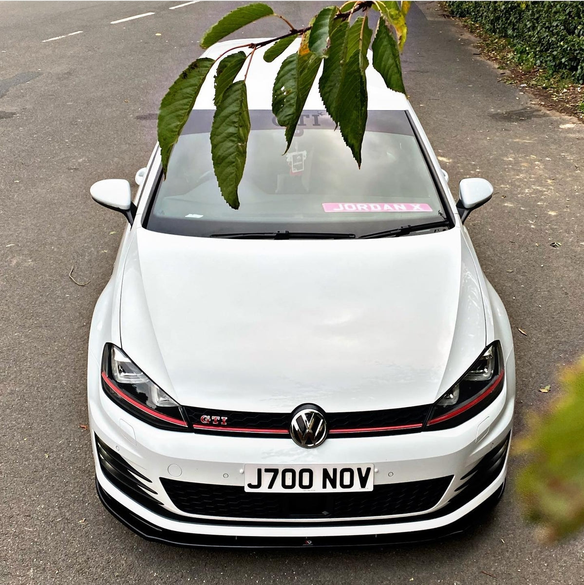 MK7 VW Golf GTI with some short 4D plates – Delta Plates
