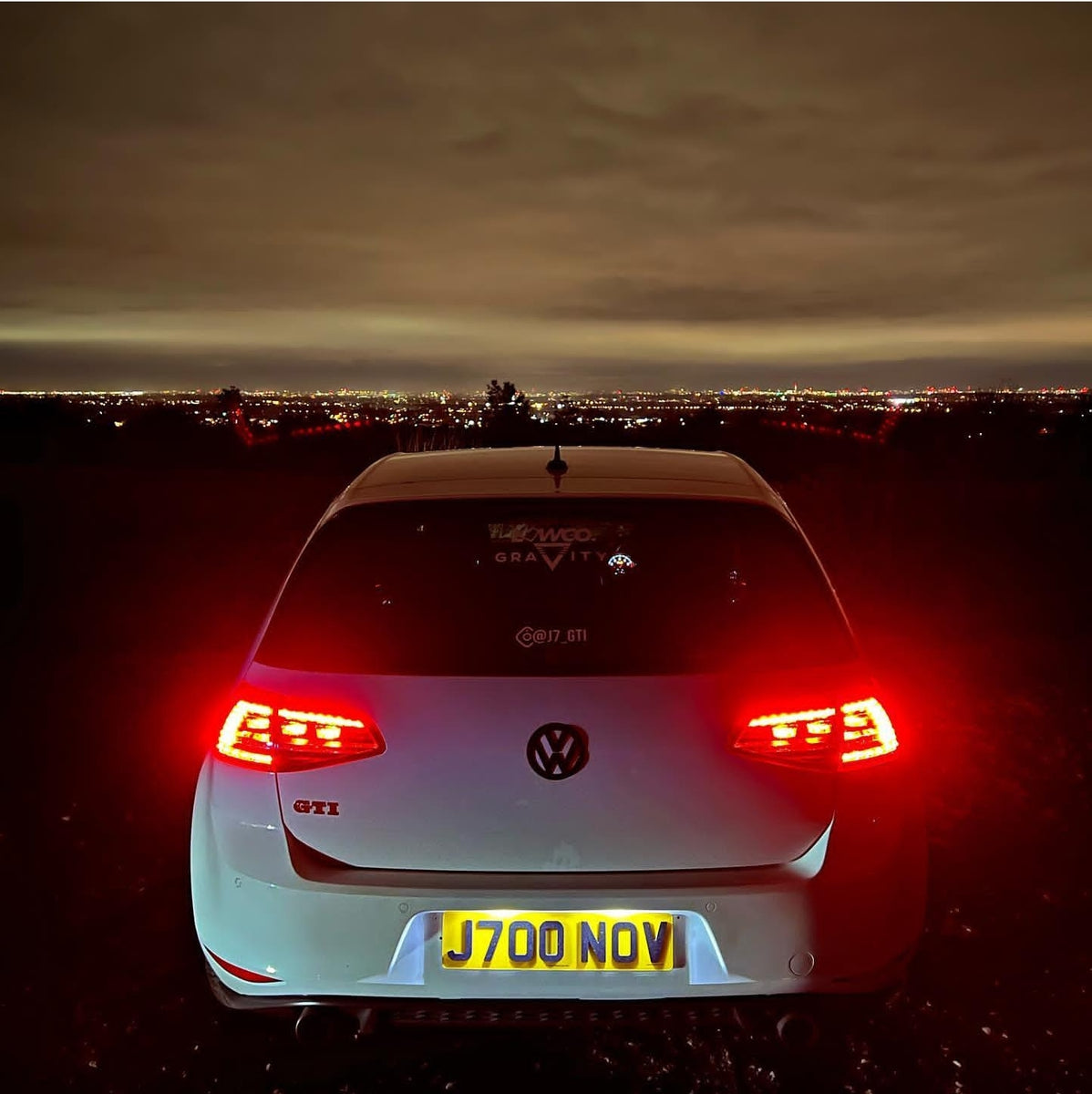 VW Golf GTI with some short 4D plates – Delta Plates
