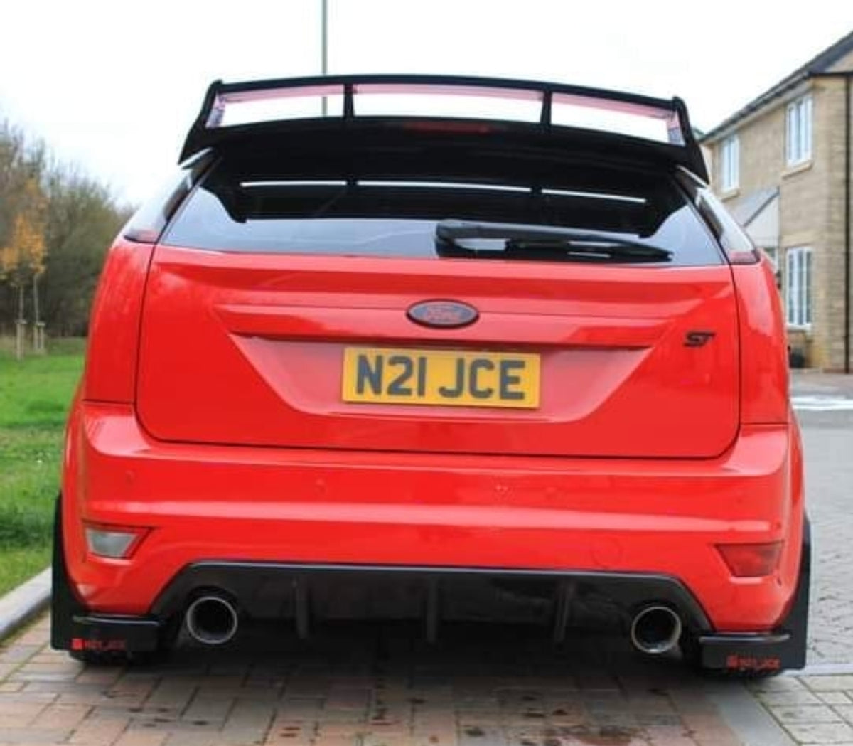 Red Ford Focus ST with some 4D plates – Delta Plates