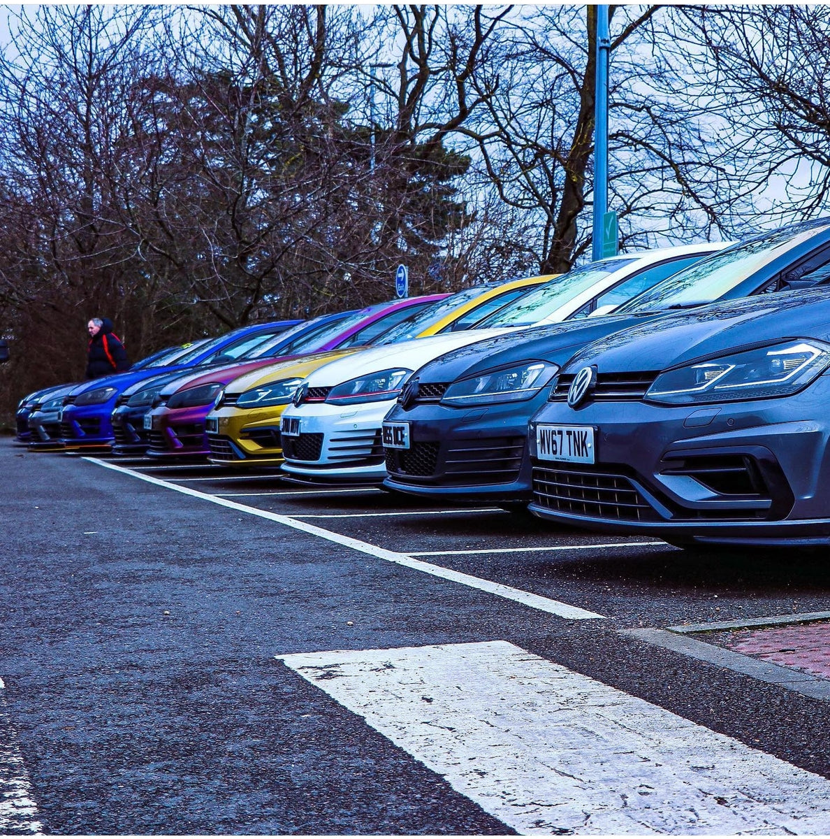 VW Golf Mk7 line up - 4D plates sticking out 👀 – Delta Plates
