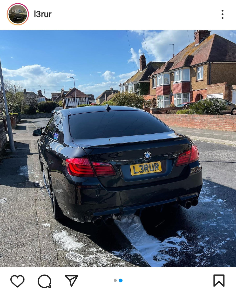 BMW M5 with some short legal 3D gel plates – Delta Plates