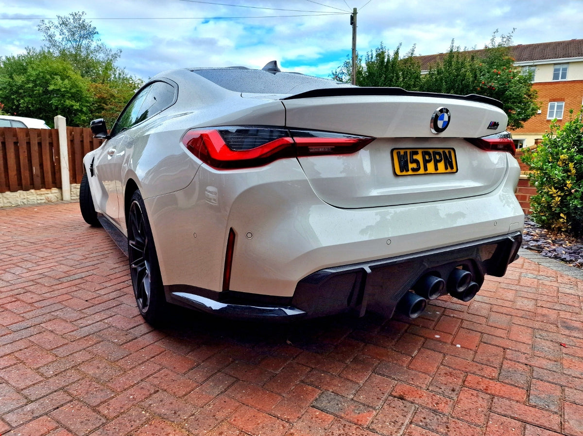 BMW M4 with some 4D gel plates – Delta Plates