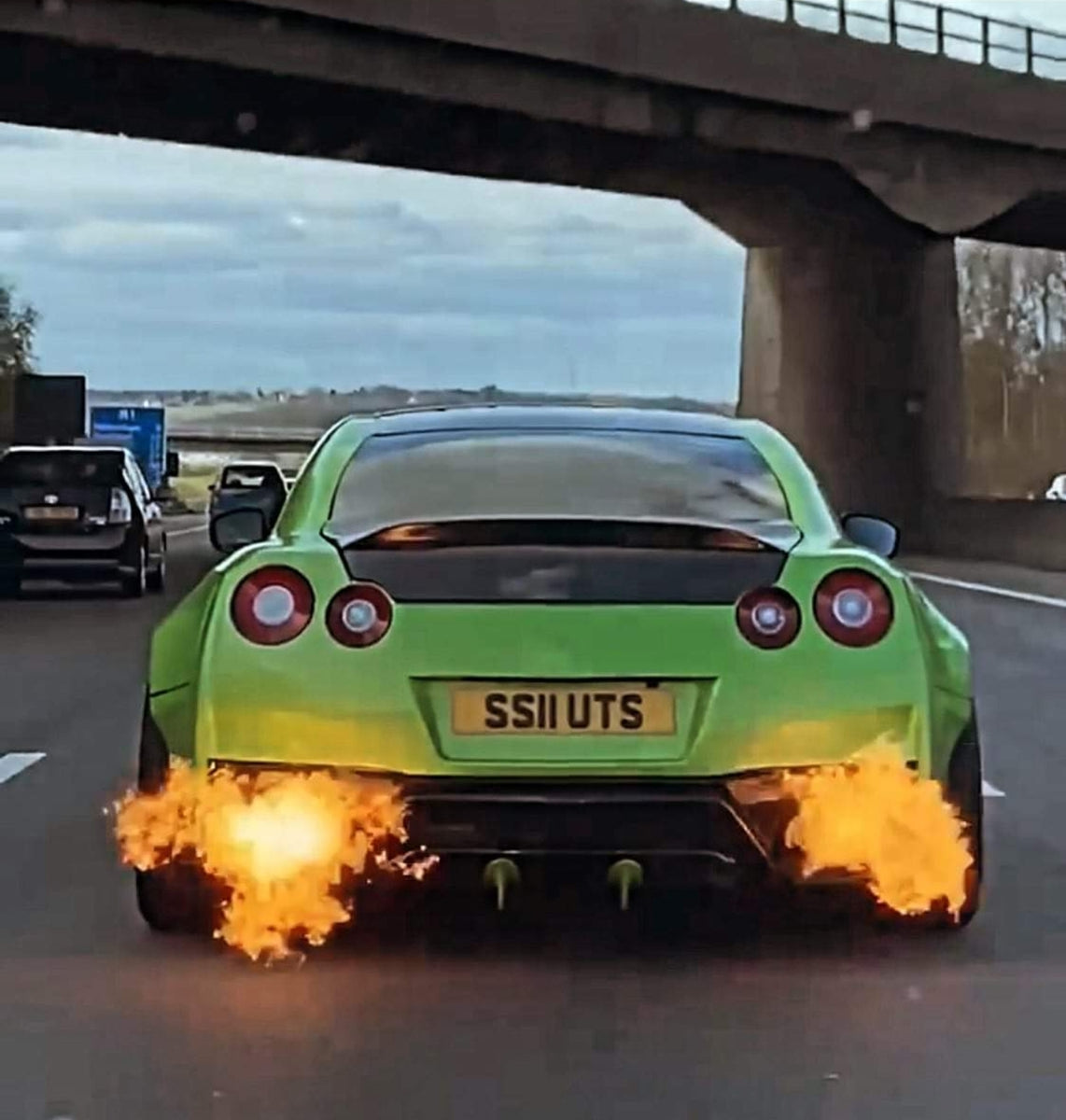 Hulk green Nissan GTR with some 4D gel plates – Delta Plates