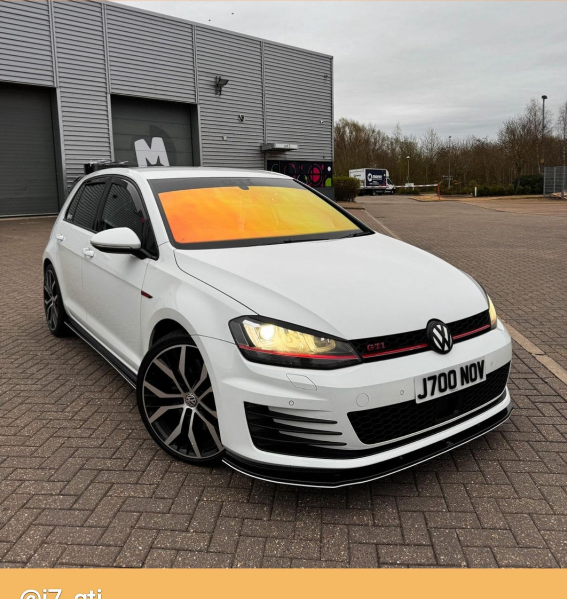VW Golf GTI with some short 4D plates – Delta Plates
