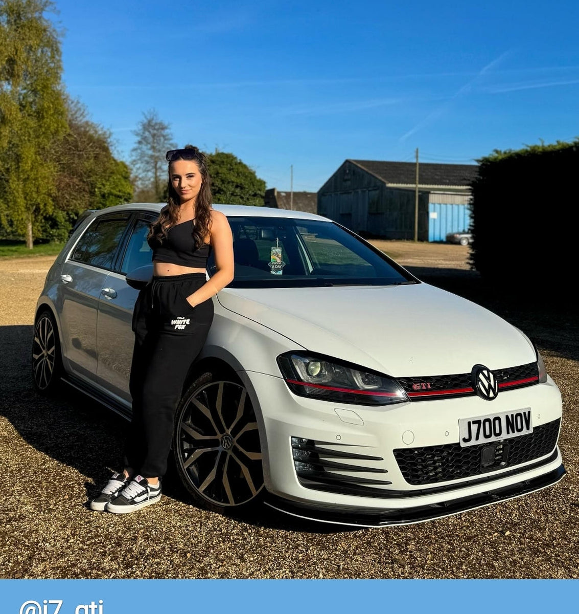 VW Golf GTI with some short 4D plates – Delta Plates